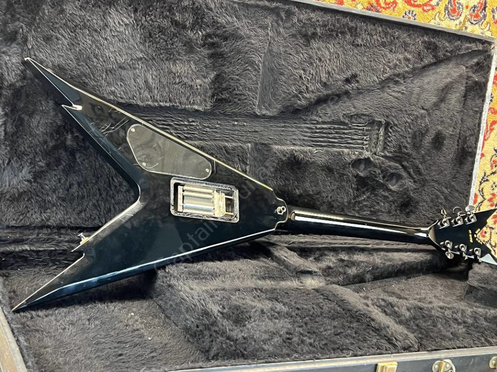 2007 Dean - Razorback V - 255 explosion - ID 3009 - captain-guitar ...